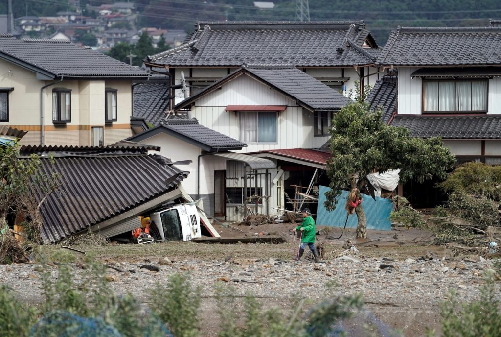 Continúan las labores de rescate en Japón, tifón dejó más de 30 muertos