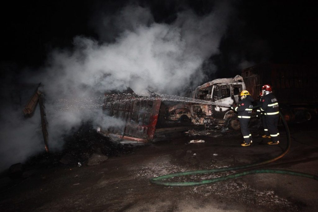Explosión de un camión cerca de una planta química provoca 22 muertos ...