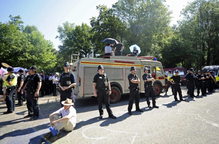 Cameron pide "apoyo público" para el "fracking" - EFEverde