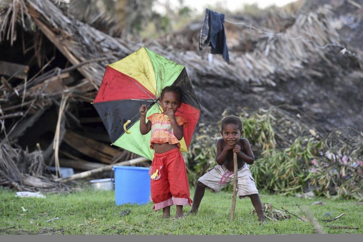 Declaran estado de emergencia por erupción volcán en Vanuatu