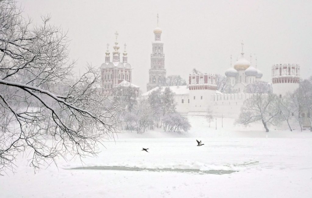 Medio metro de nieve cubre Moscú tras la mayor nevada del invierno ...