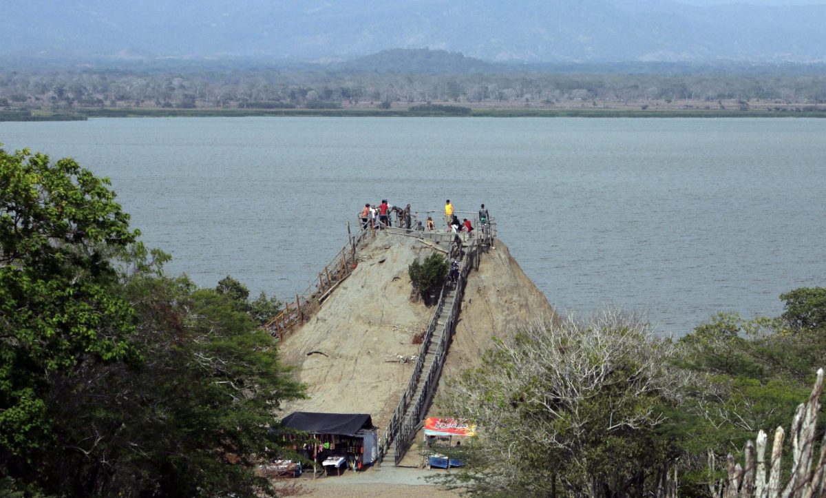 El volcán del Totumo, salud y ecoturismo en el norte de Colombia - EFE ...