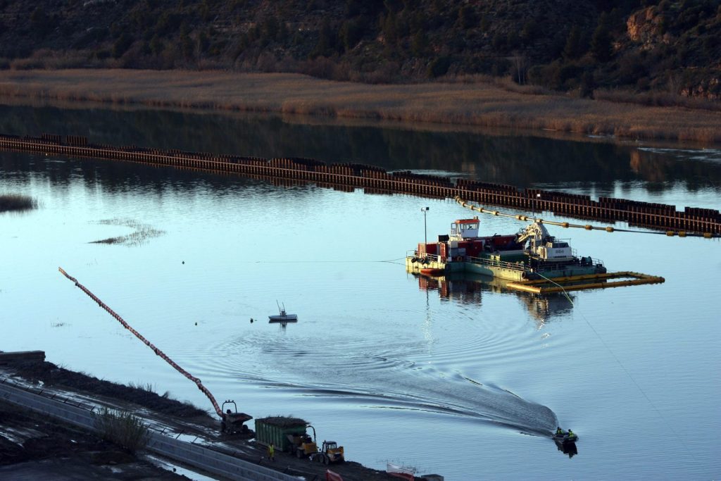 Acuamed finalizará en febrero la descontaminación del pantano de Flix ...