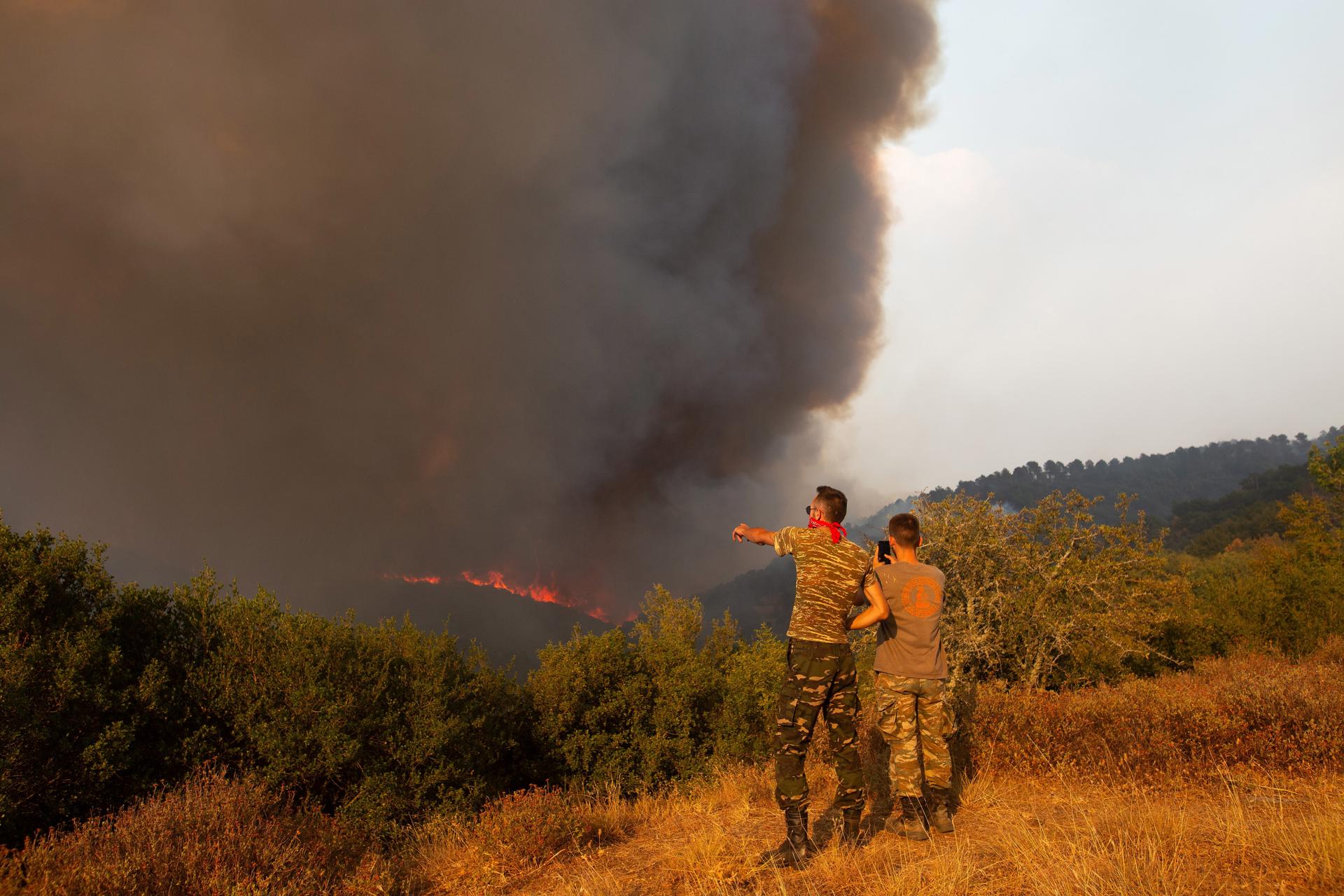 El fuego sigue arrasando Grecia en una nueva jornada con alto riesgo de ...